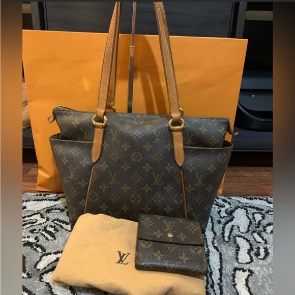 Louis Vuitton Totally Pm Dimensions Explained | semashow.com Louis Vuitton Totally Pm Dimensions Explained | semashow.com